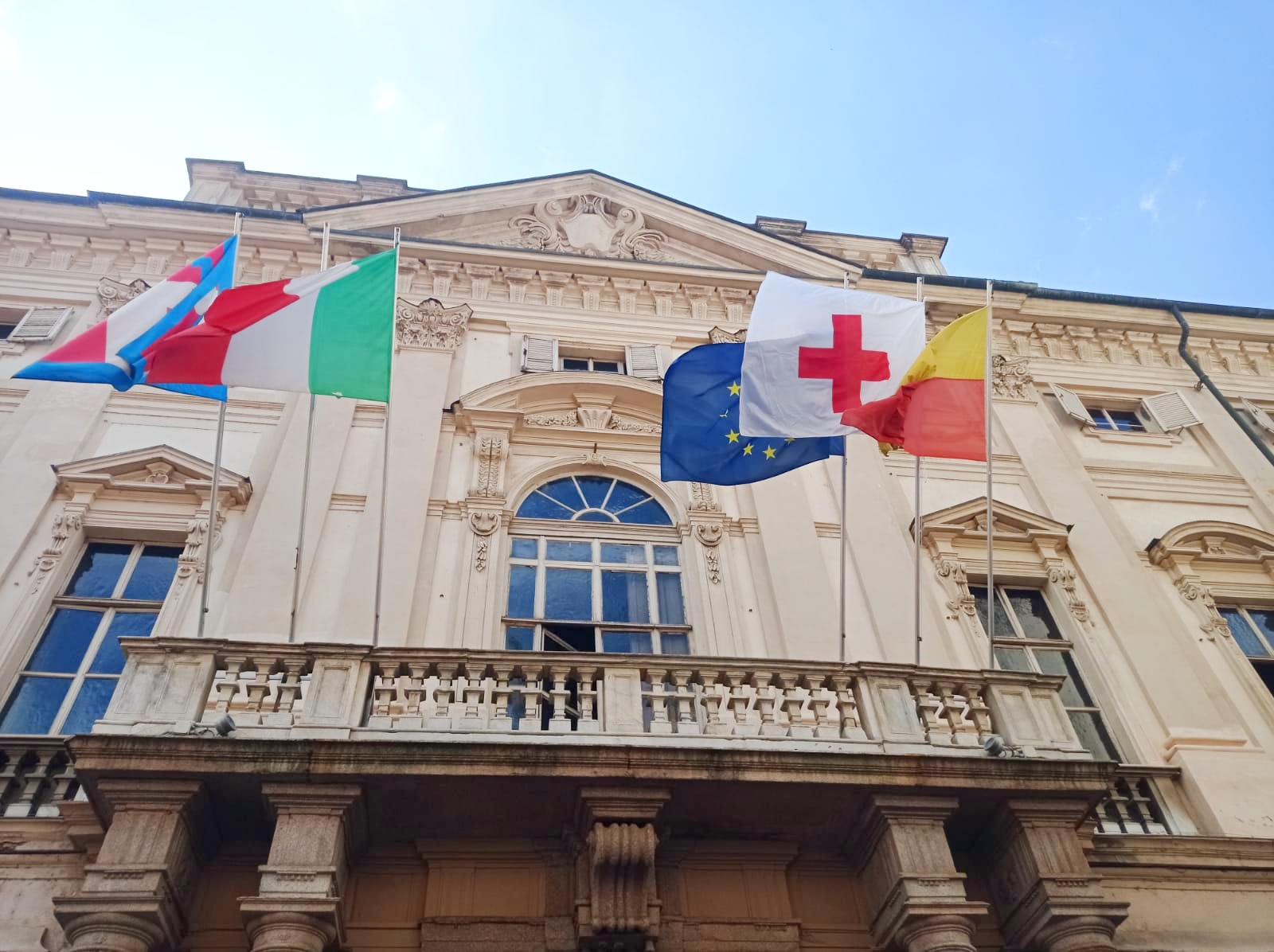 bandiera-cri_def – Italianewsmedia.it – P.C. Lava – Magazine ...